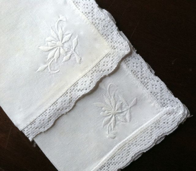 Vintage Feature - Vintage Table Linens are Delicate, Lovely and Often ...