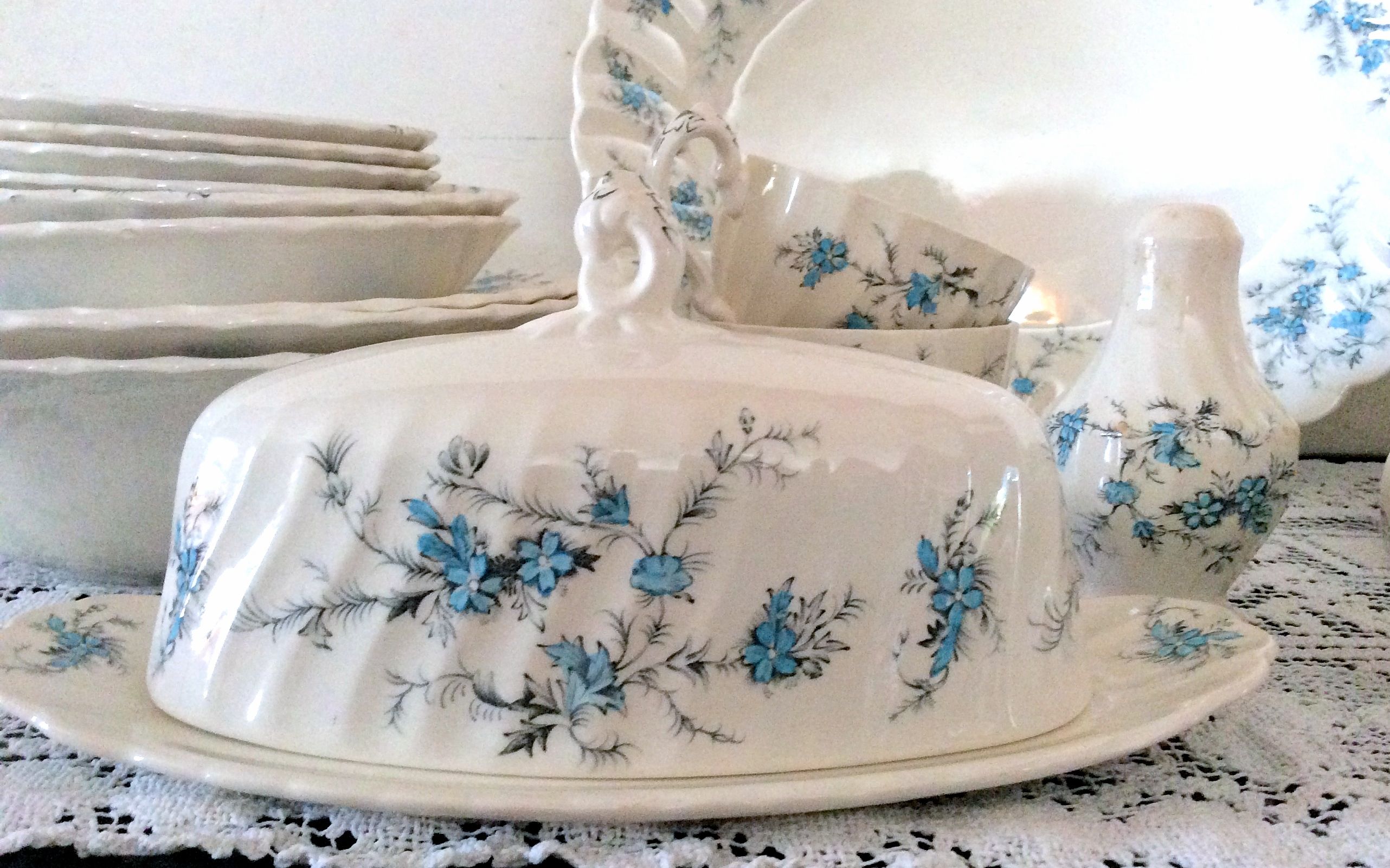 A Vintage Adventure - Bartering for Vintage! - Southern Vintage Table