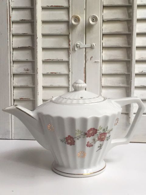 Vintage Teapots - Southern Vintage Table