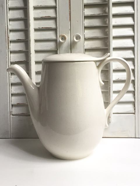 Vintage Teapots Inventory - Southern Vintage Table