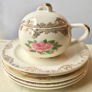 Vintage Feature - A Tribute to Paden City Pottery - Southern Vintage Table