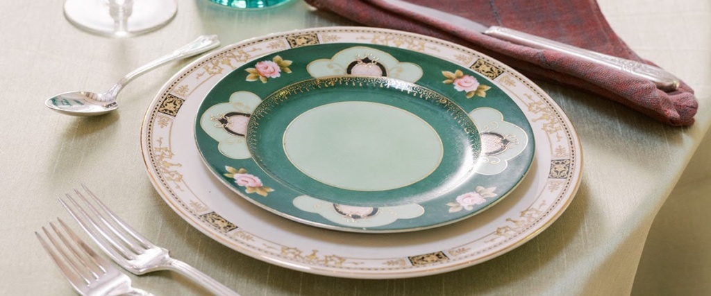 News - Luxurious Florals with Lovely Vintage China - Southern Vintage Table