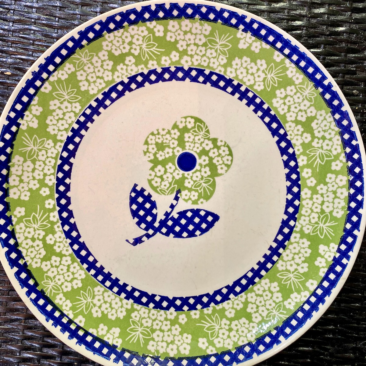 Vintage Feature - Retro Royal China - Southern Vintage Table