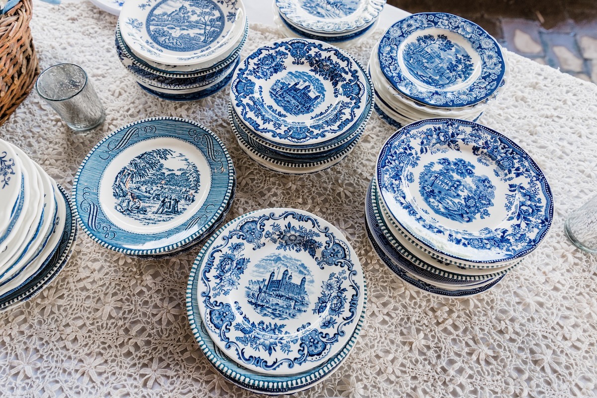 Scenes From SVT - A Blue & White Vintage Dream in the Making - Southern ...